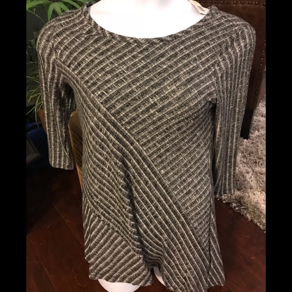 new directions | Tops | Medium Nwt New Directions Top Black And White ...